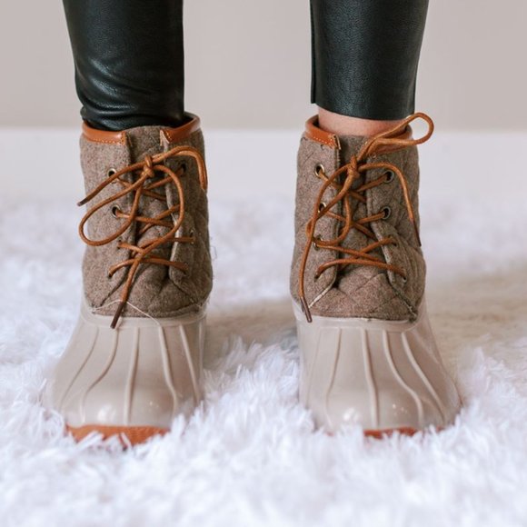 Shoes | Danielle Duck Boot Beige Quilted | Poshmark